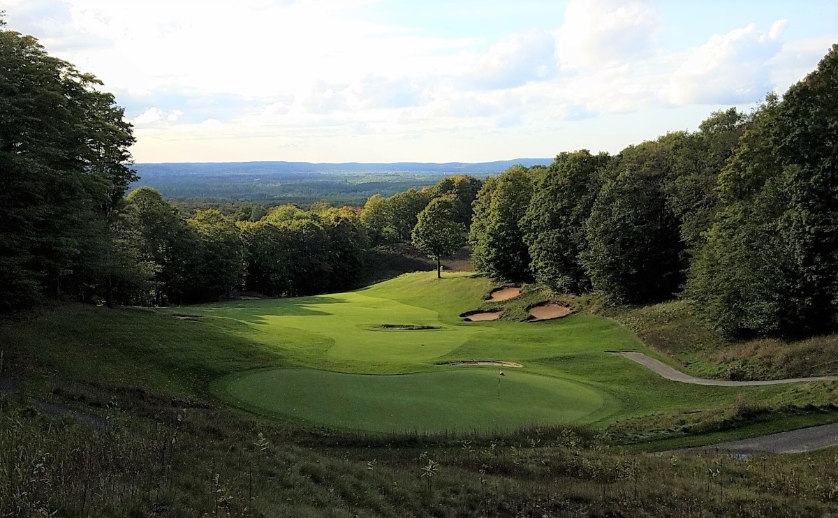 Signature Course - Michigan Golf Trips